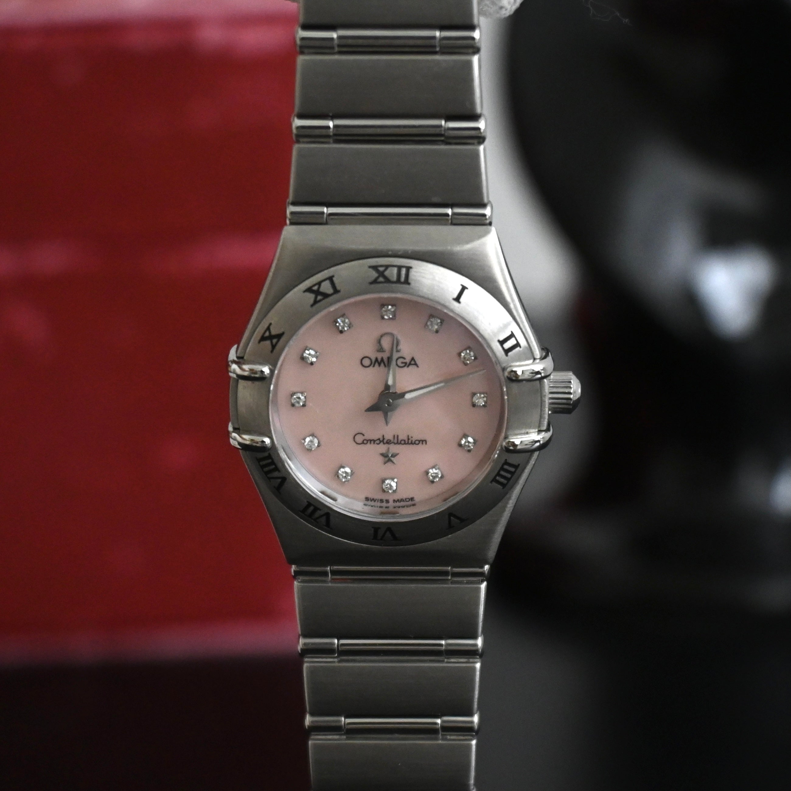 Omega Constellation Pink MOP Watch ref. 1562.65 – Leluxe Vintage Sdn. Bhd.